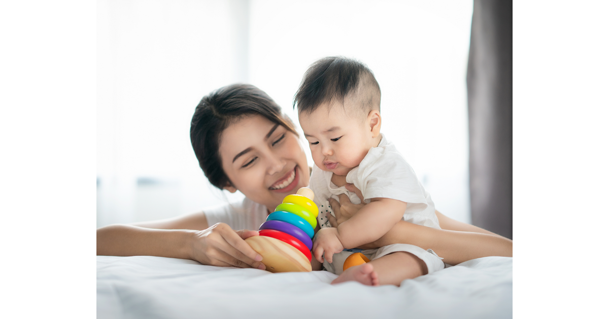 Milestone Moments: How Babies Grow Stronger, Smarter, and More Curious ...